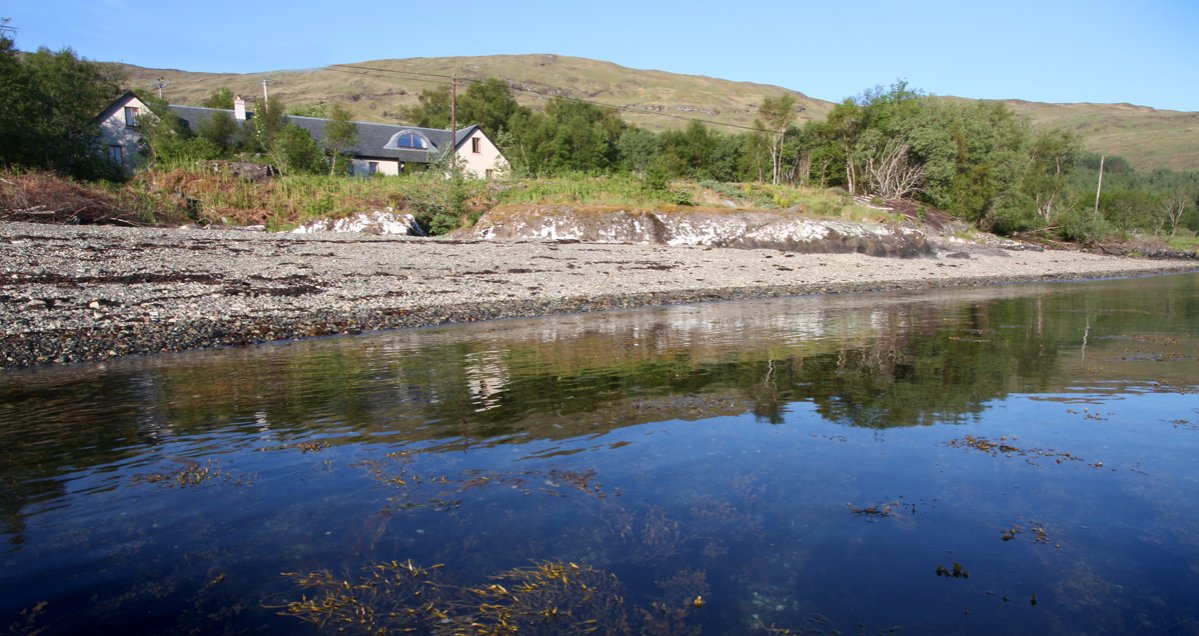 Daisy Cottage at Fishnish on the Isle of Mull
