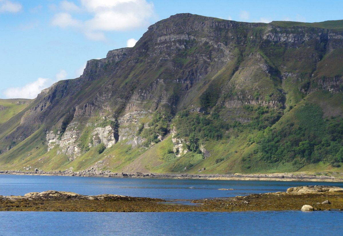 Lochside holiday cottage near Bunessan