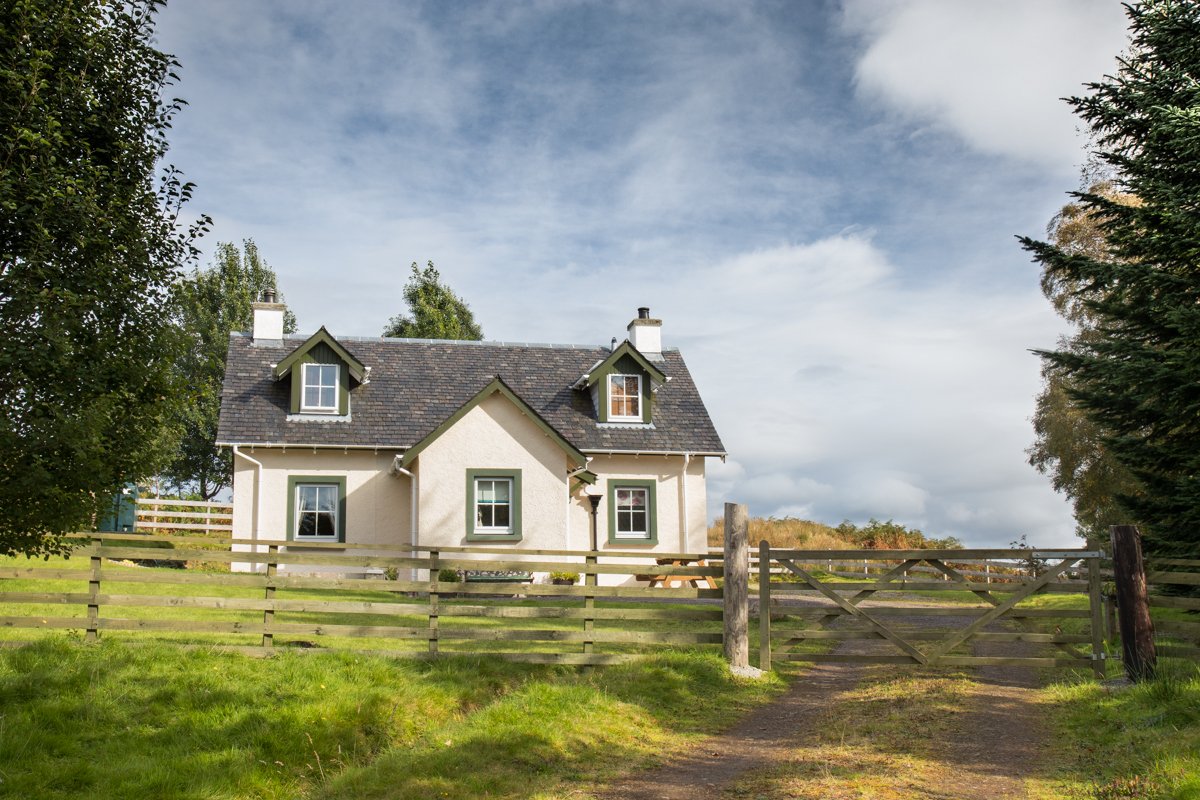 Stay at Prairie Cottage on the east coast of the Isle of Mull